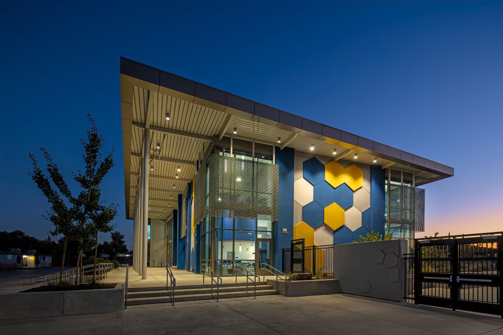 Del Campo High School, New Science/Media Commons Building